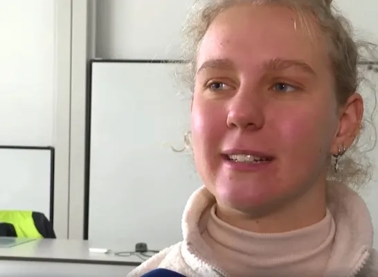 Lore De Schepper wint eerste etappe Tour de l'Avenir | RTV